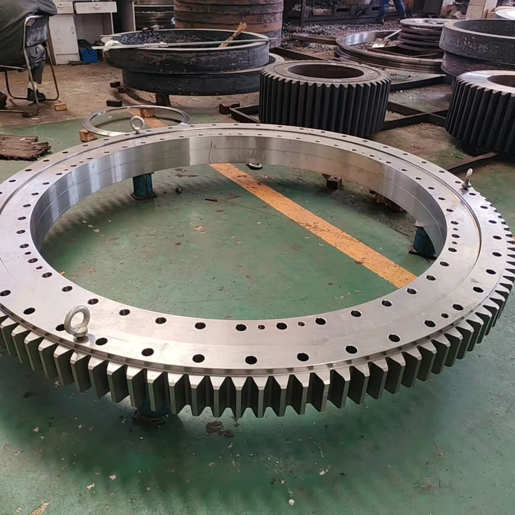Large Slewing Bearing for Bucket Wheel Stacker Reclaimer is assembled ...