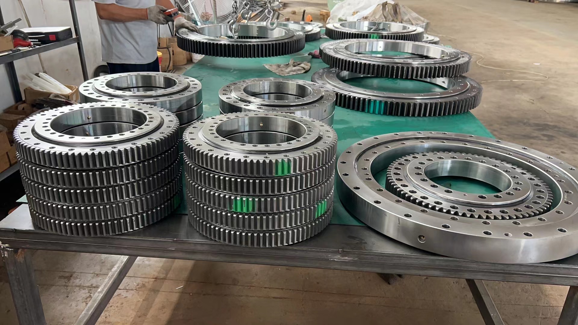 High-performance slewing bearing selection guide - Heng Guan Bearing