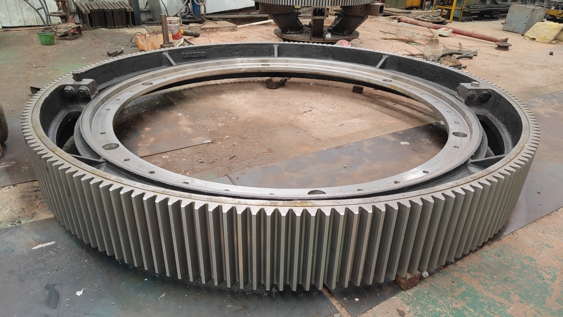 Delivery of ground gear ring and gear shaft of wind turbine - Luoyang ...